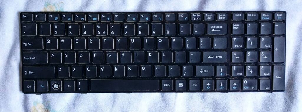 Tastatura za MSI CX620 Skinuta ispravna ali davno, stoji dugo, tako