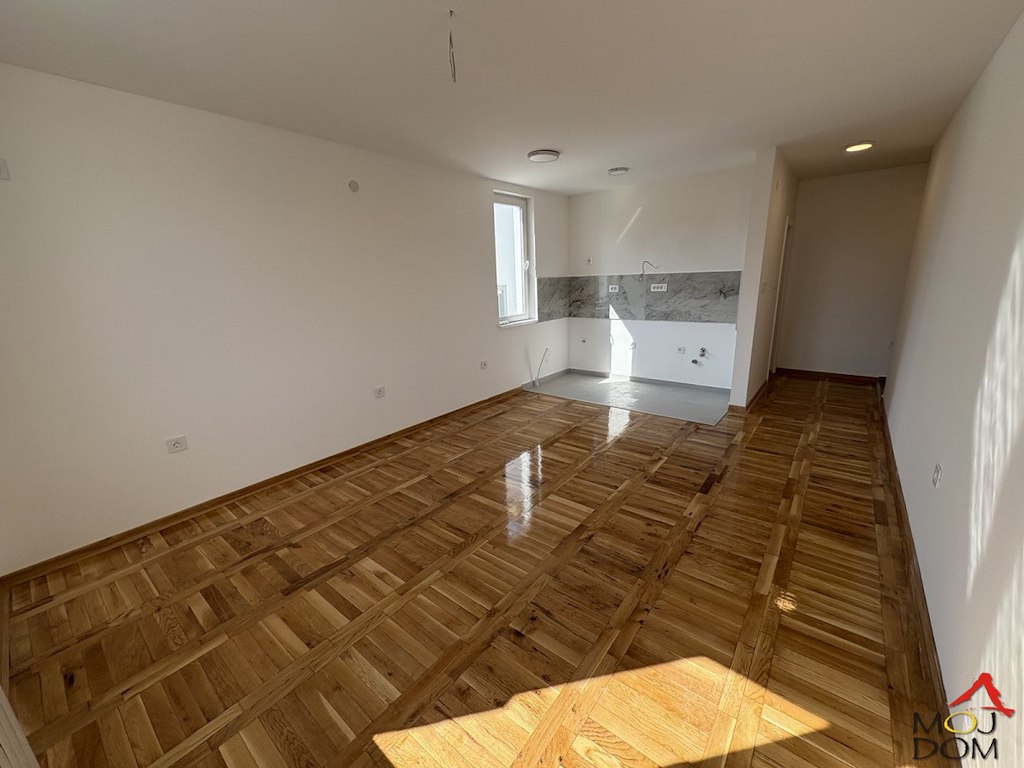 NOVI SAD - TELEP - GARSONJERA - 29 m2 - 73, 200€