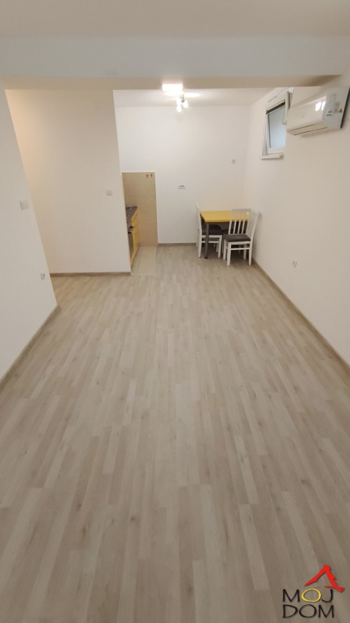 NOVI SAD - BULEVAR EVROPE - JEDNOIPOSOBAN STAN - 37 m2 - 61, 800€