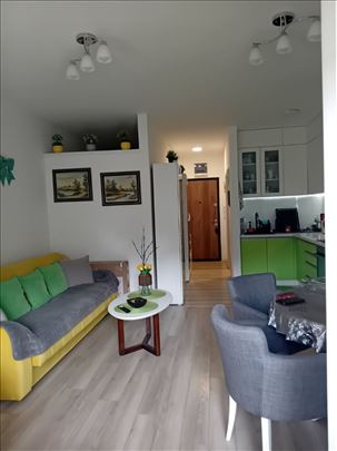 Beočin Lux stan 40m2 top lokacija HITNO!