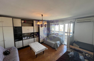 Prodajem Stan-Apartman, Kej