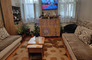 Prodajem Stan-Apartman, Socijalno