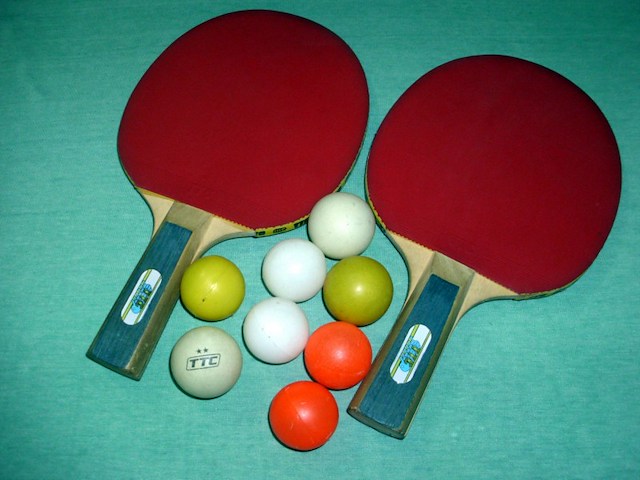 TTC dva kvalitetna reketa za stoni tenis