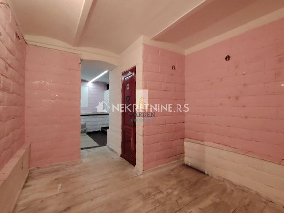 Izdavanje Slavija 27m2, Birčaninova