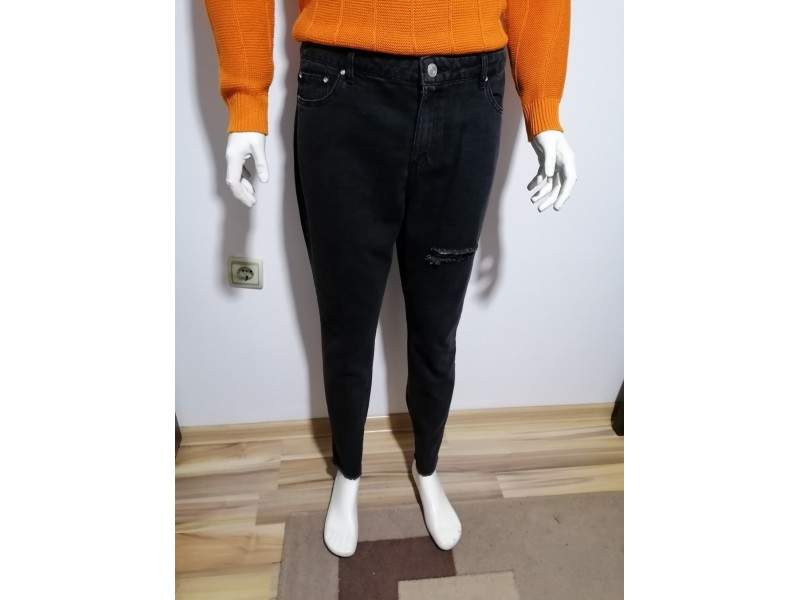 NOVE MISSGUIDED denim crne farmerke vel.42-L