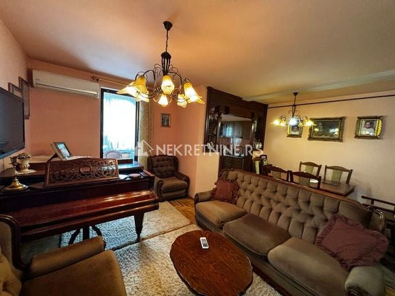 Namešten stan 63m2 - Inđija, centar