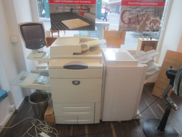 DIGITALNI ŠTAMPAČI
XEROX DC250 mit Broschürenfinischer