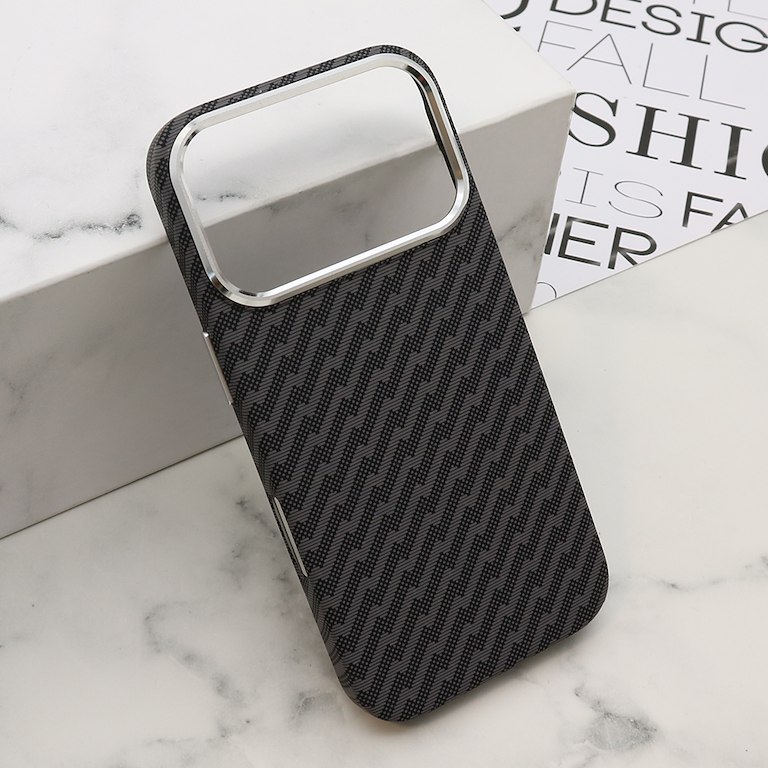 Zastitna maska (futrola) UrbanMesh MagSafe - iPhone 17 Pro DZ01 (MS)