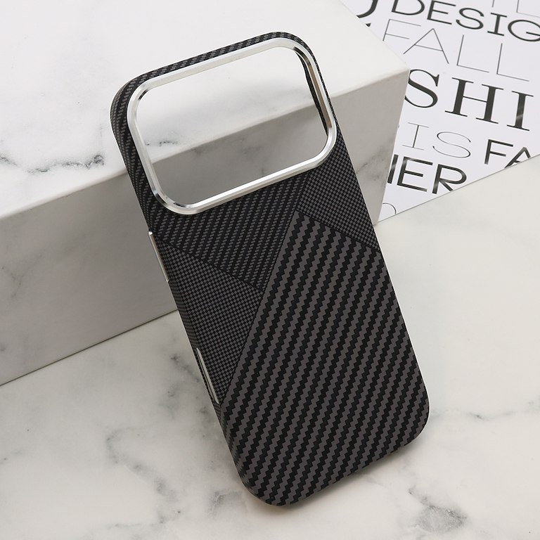 Zastitna maska (futrola) UrbanMesh MagSafe - iPhone 17 Pro DZ03 (MS)