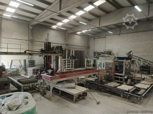 Kontrolna jedinica
AK EM Concrate Block Making Machine