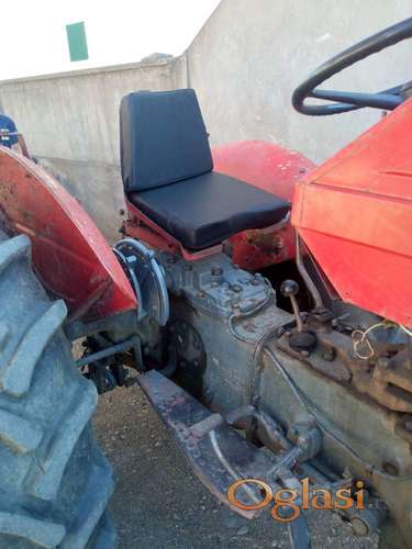 Traktor IMT 560