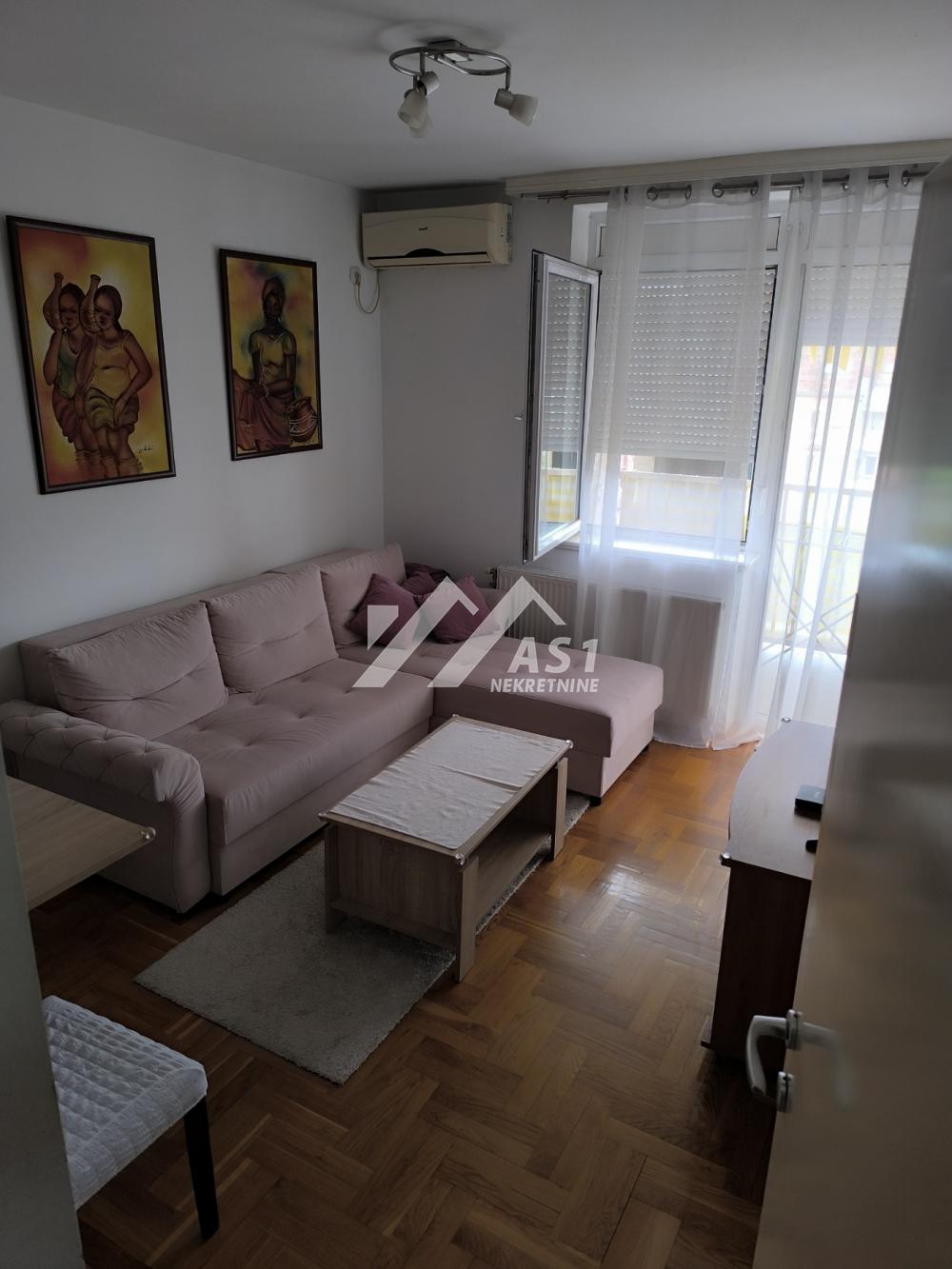 Dobar i povoljan stan na Detelinari ID#3542 350 €