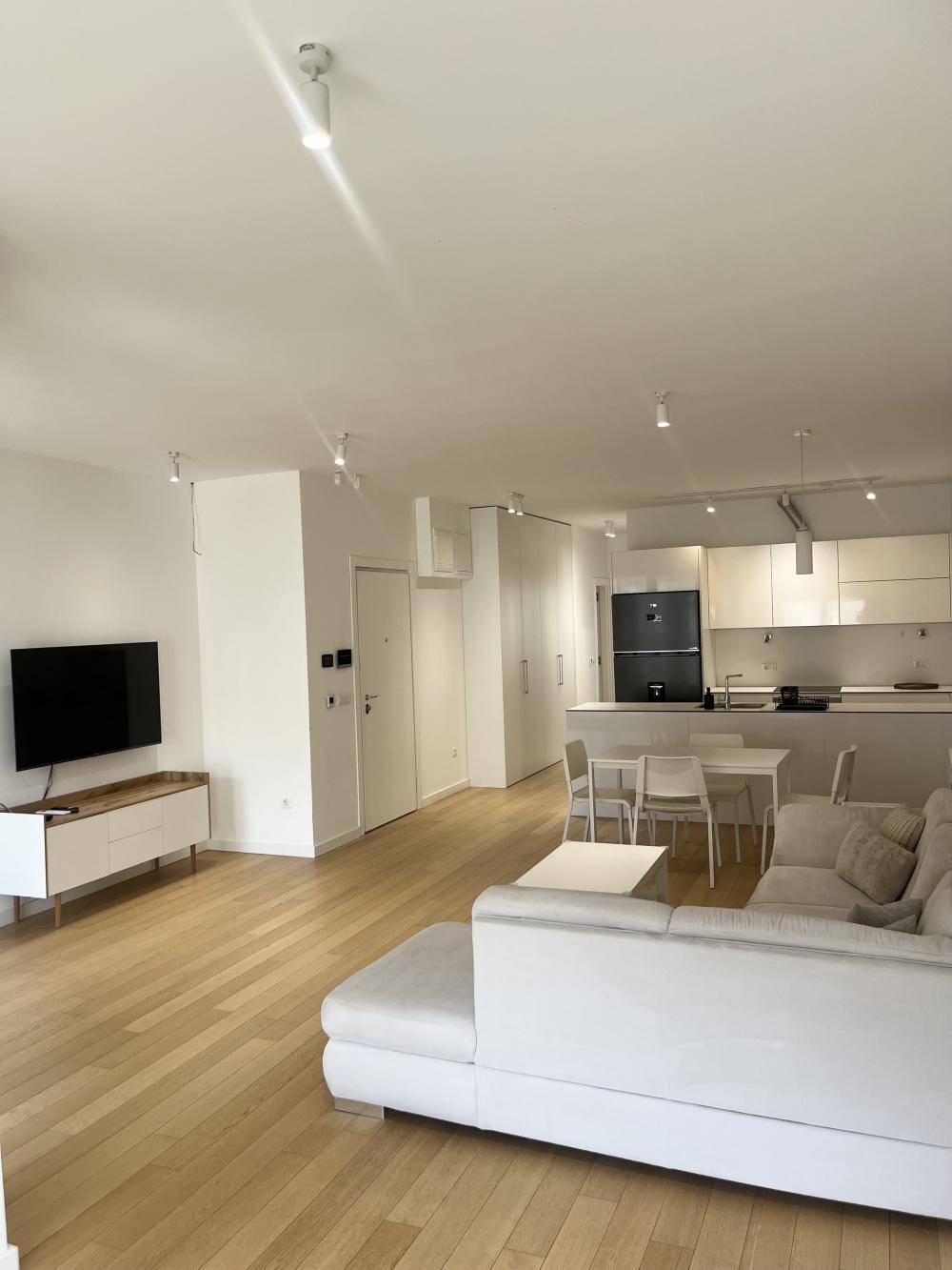 Novopazarska/2 kupatila/Garazno mesto ID#1419 1.500 €