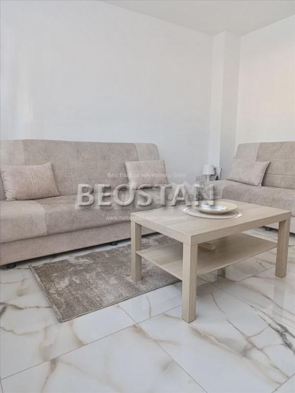 Novi Beograd - Fontana #64105 600 €