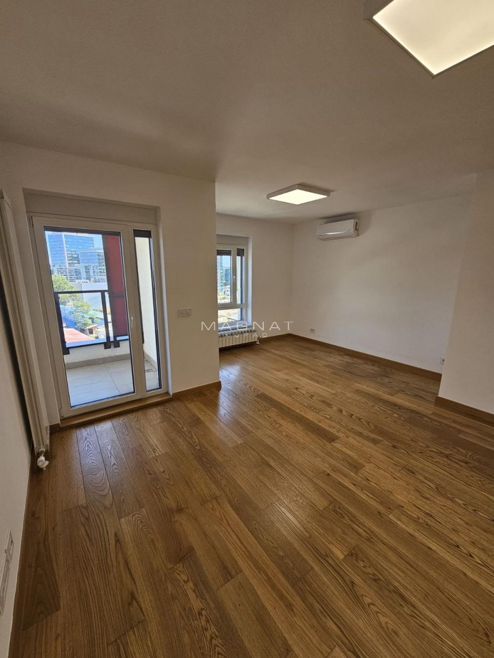 Novi Beograd - Savada 3 ID#5265 320.000 €