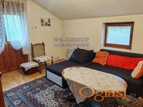 Kuća u Petrovaradinu, na placu od 1709m2