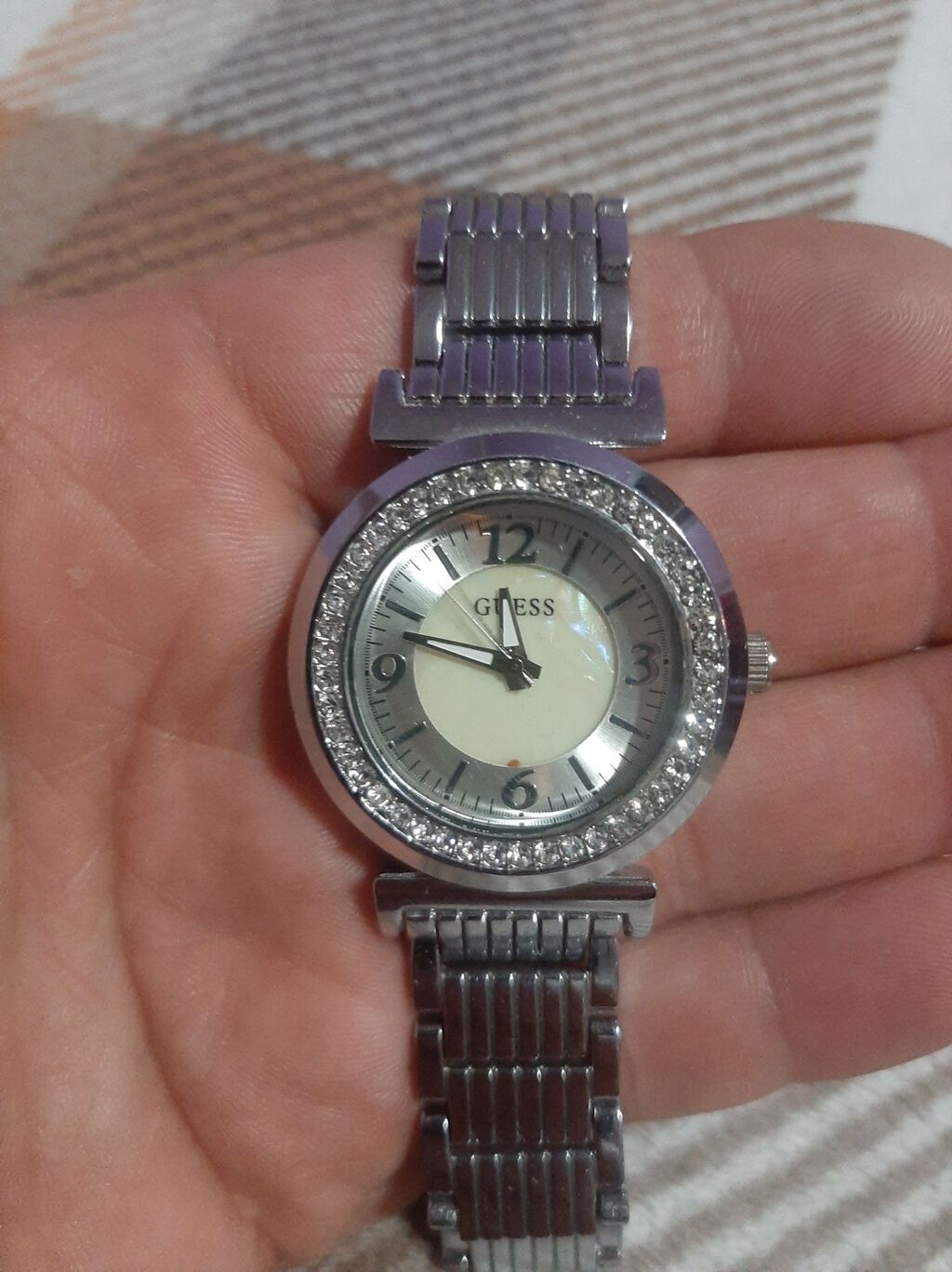 Klasični sat, Guess, Ženski