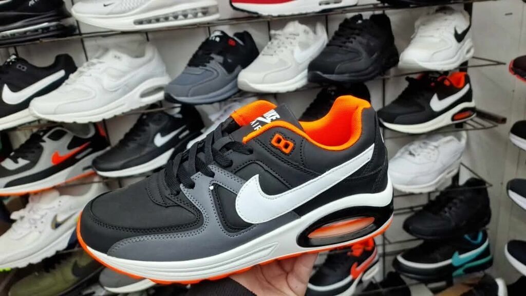 Nove airmax patike nepromocive od 41 do 46 za samo 3300 din