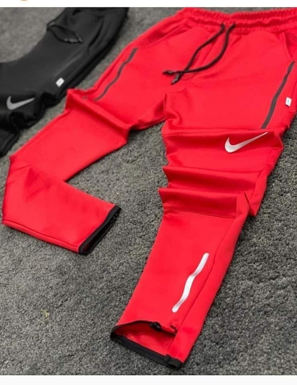 NIKE Donji deo trenerke Veličine S M L XL XXL Cena 2300 dinara