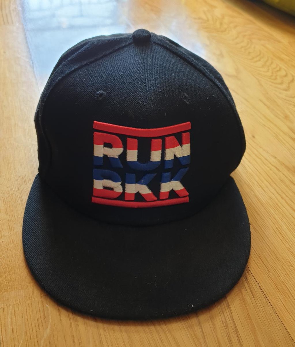Run BKK,crni kacket muski, za muskarce i tinejdzere. Kratko nosen