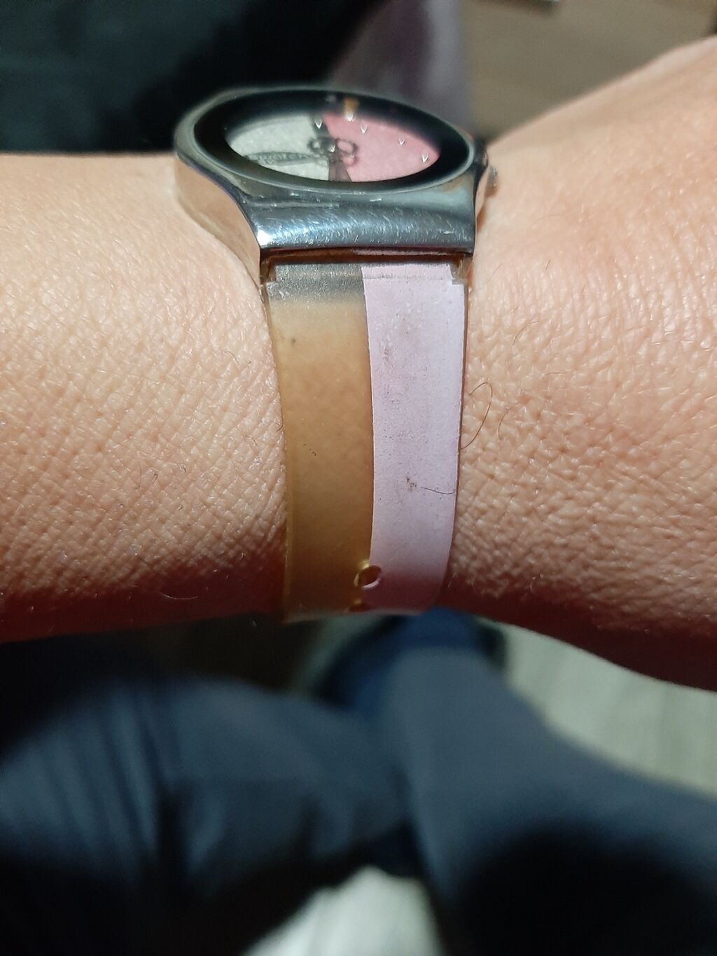 Zenski sat Swotch ispravan jako lep i redak model sata sat je ocuvan
