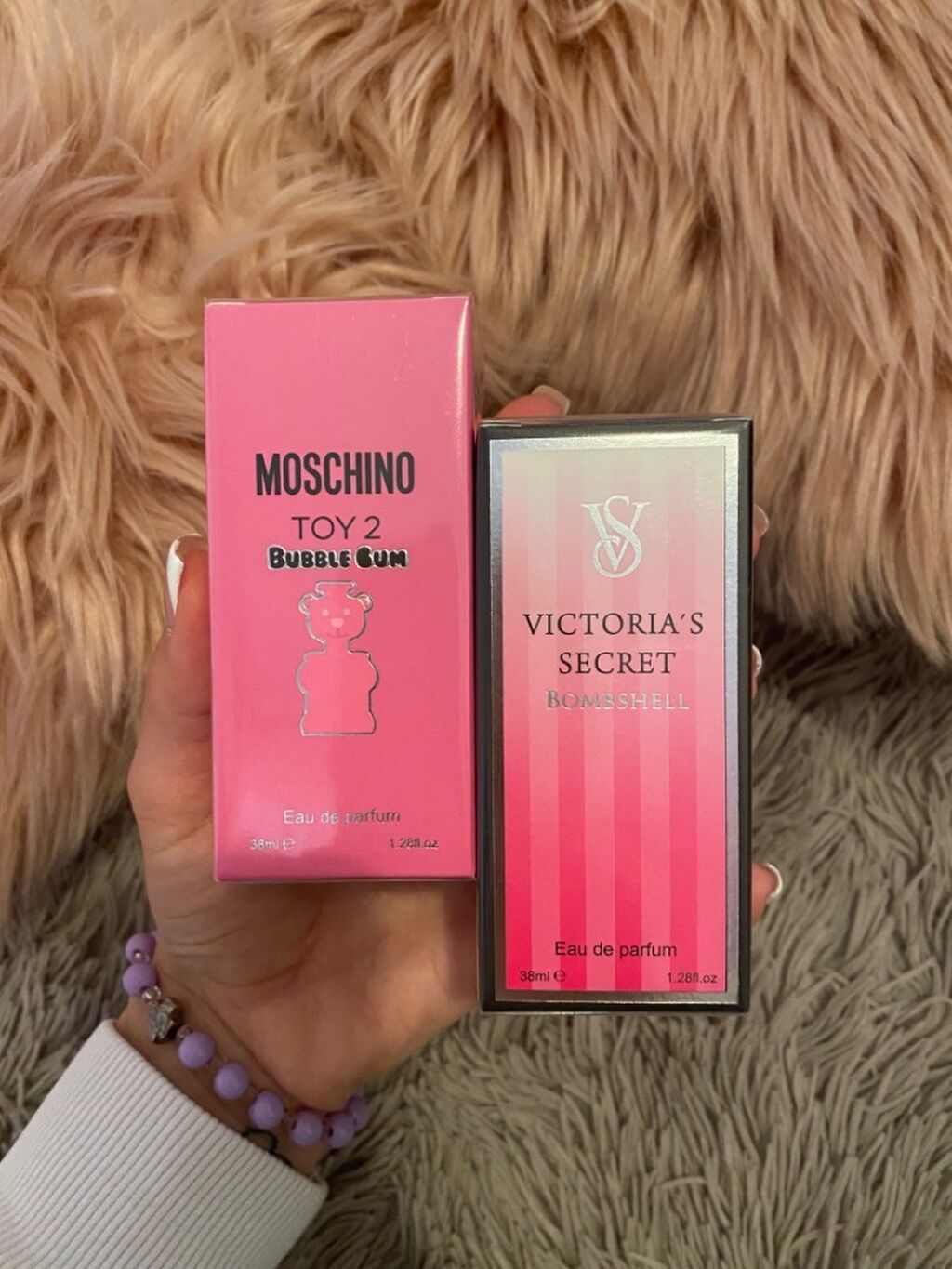 Victoria’s Secret parfem novo original 1600 din Moschino prodat