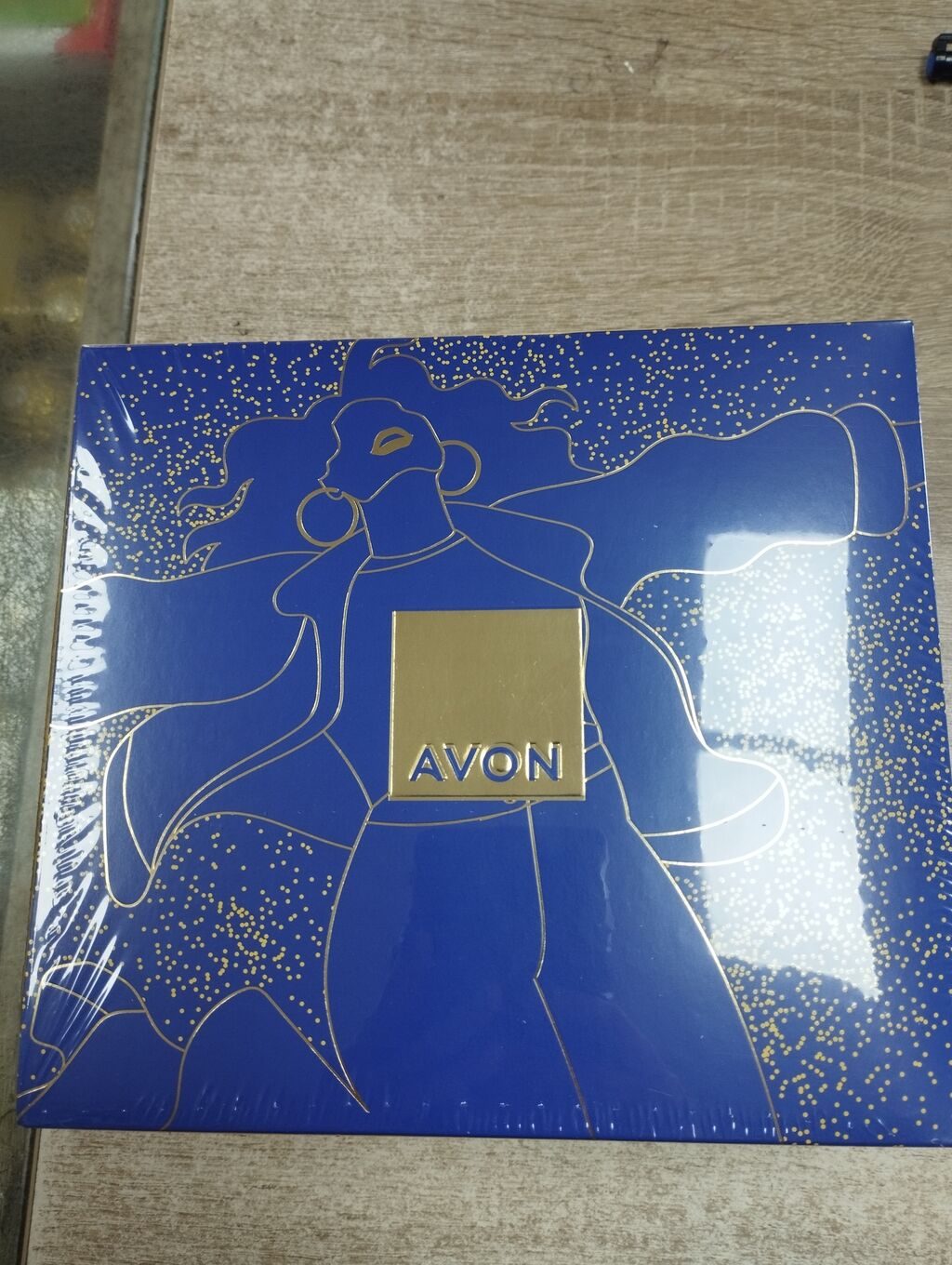 Fantastican poklon set za vase drage dame parfem, krema