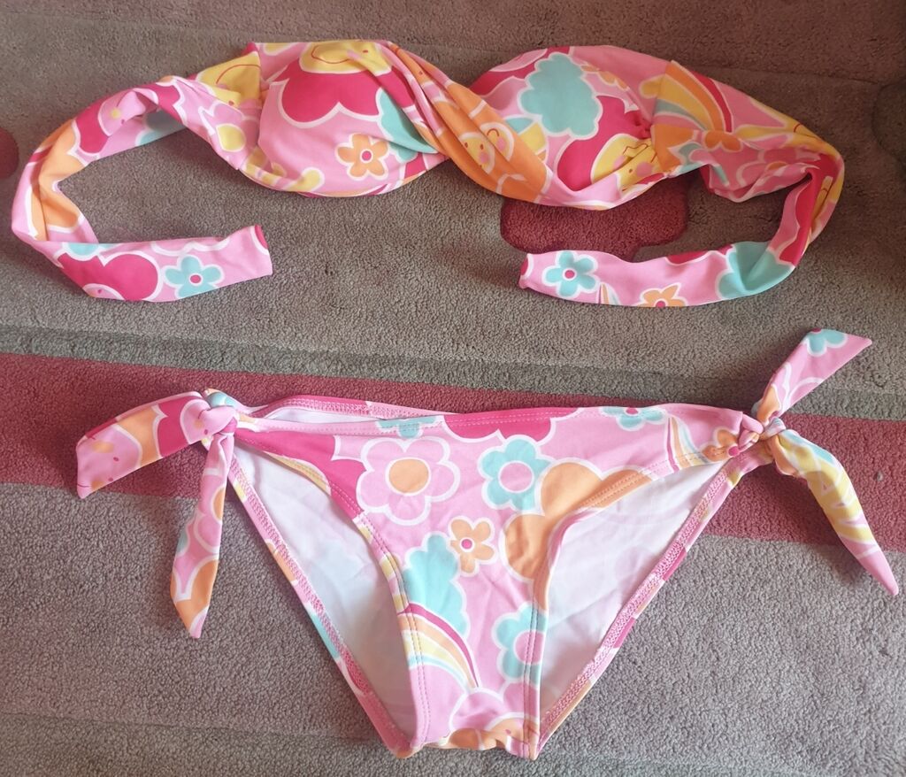 Kupaći kostim dečiji, za devojčice. Iz dva dela. Presladak, roze