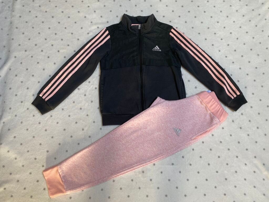 Adidas original trenerka za devojcice Nosena,ali se moze jos dugo
