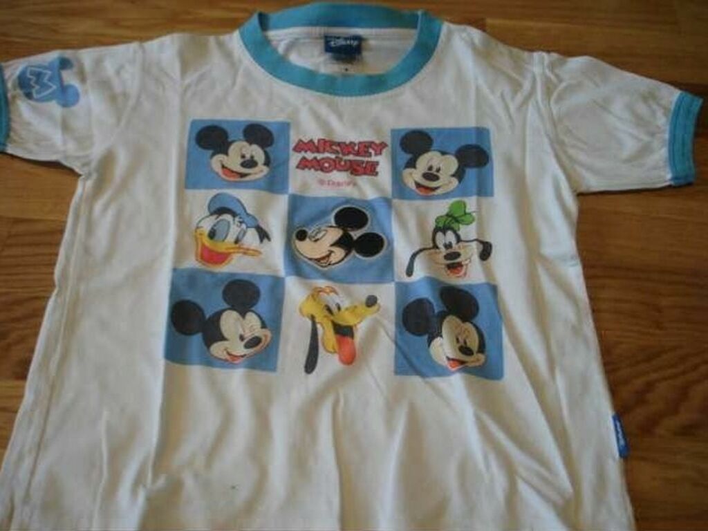 Originalna Disney majica,kao nova, i prilicno skupo placena. Na njoj