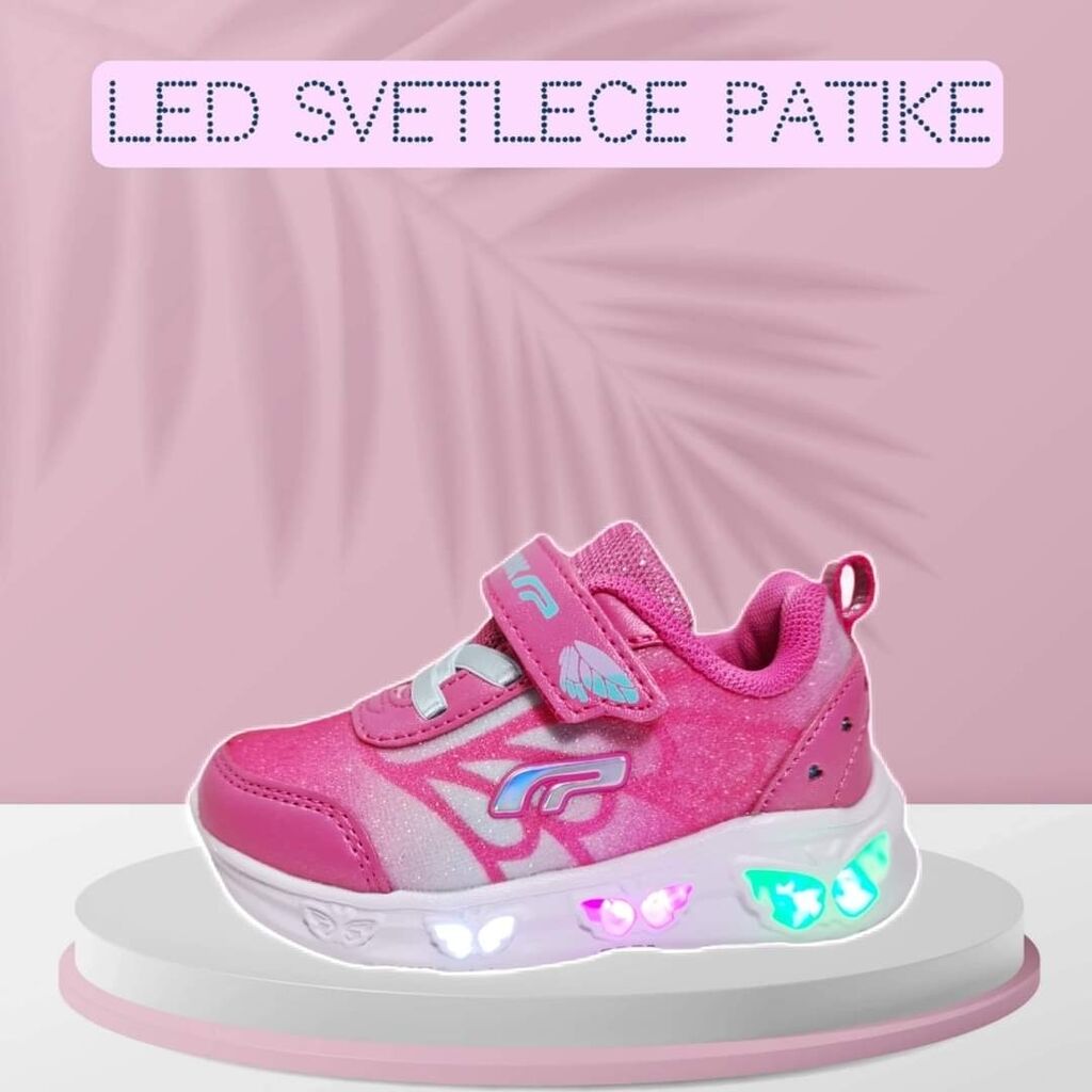 SNIZENJE Prelep model vrlo laganih svetlecih patikica LED sijalice