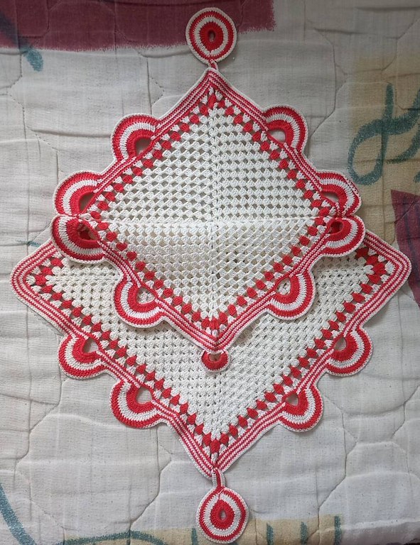 Za ukras na zidu. Novo, 23×23cm
