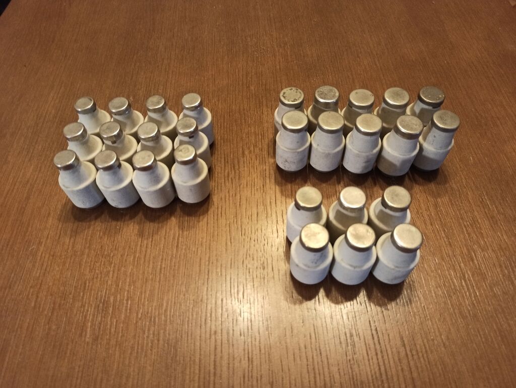 Keramički (topljivi) osigurači -patroni od 35A-12kom, 50A-6kom i