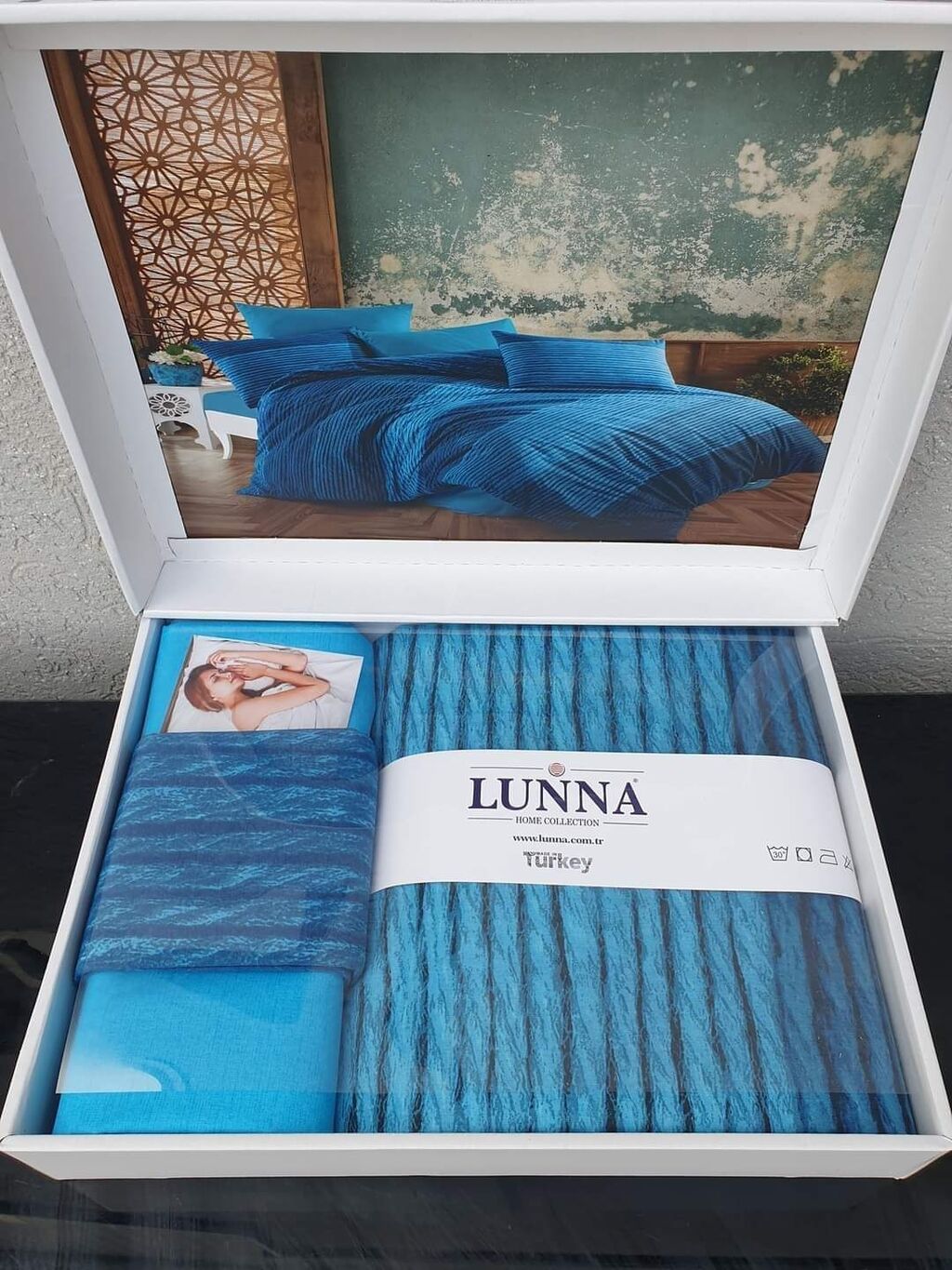 LUNA POSTELJINE CENA: 3100 DIN Materijal: 100% pamuk Komplet