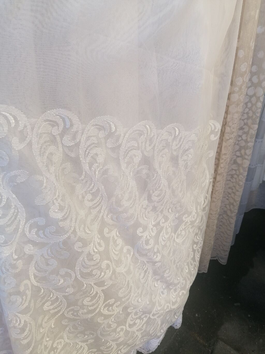 Zavese nove, Dužina i širina po meri. Ušivena traka i obrađene ivice