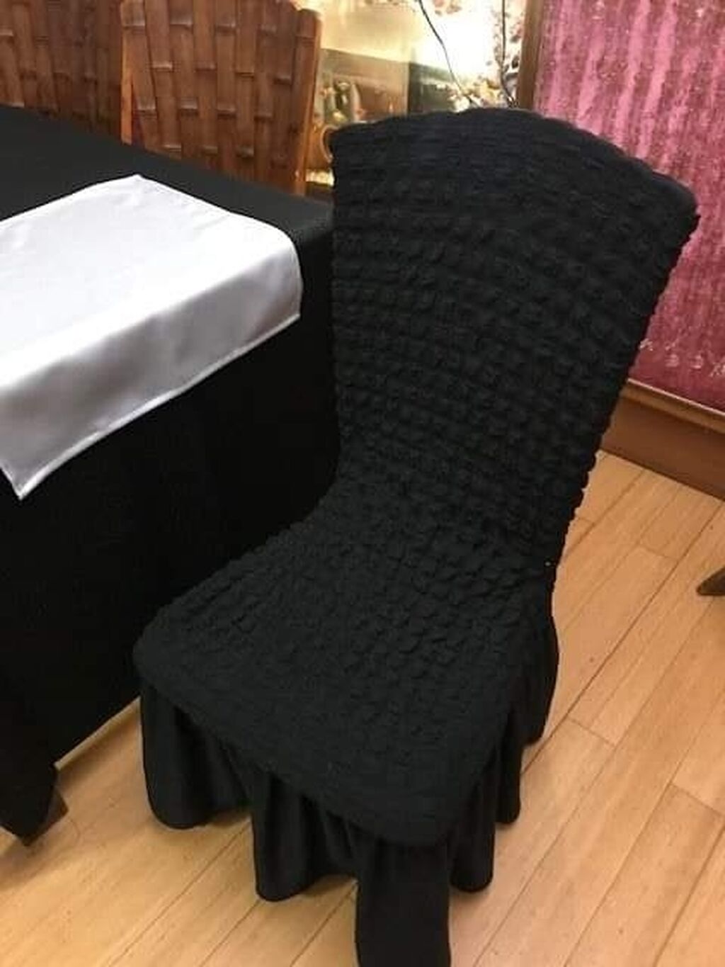 Rastegljive navlake za stolice sa karnerima šest komada paket cena