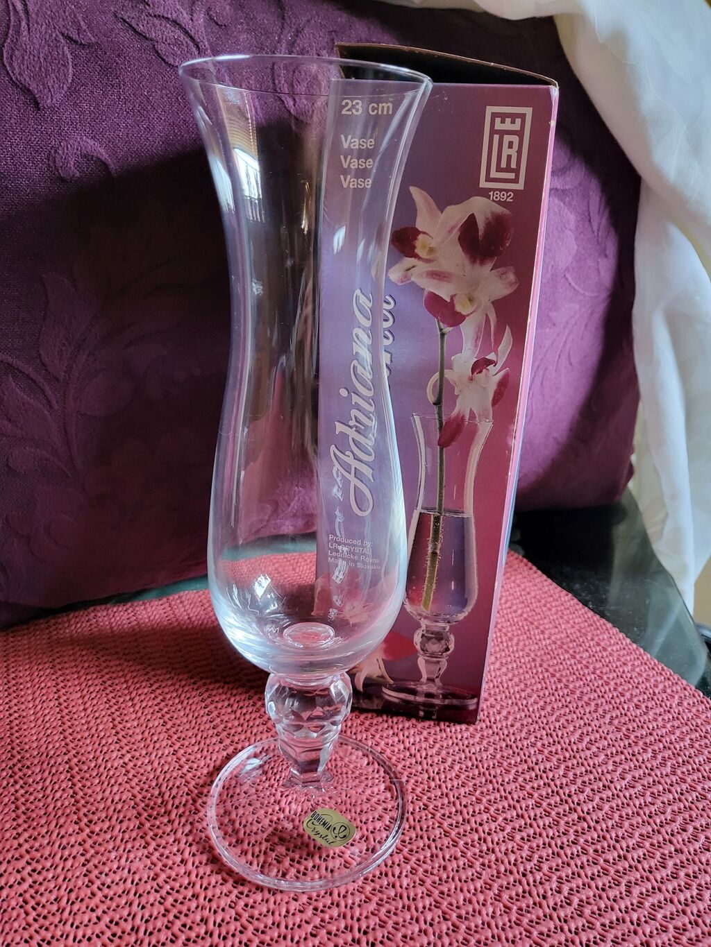 Vaza nova kristal Bohemija vintaz. Visina. 23cm. Stopa. 7cm