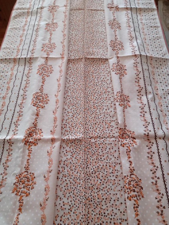 Nov pamucni stoljnjak. dim. 155/140cm