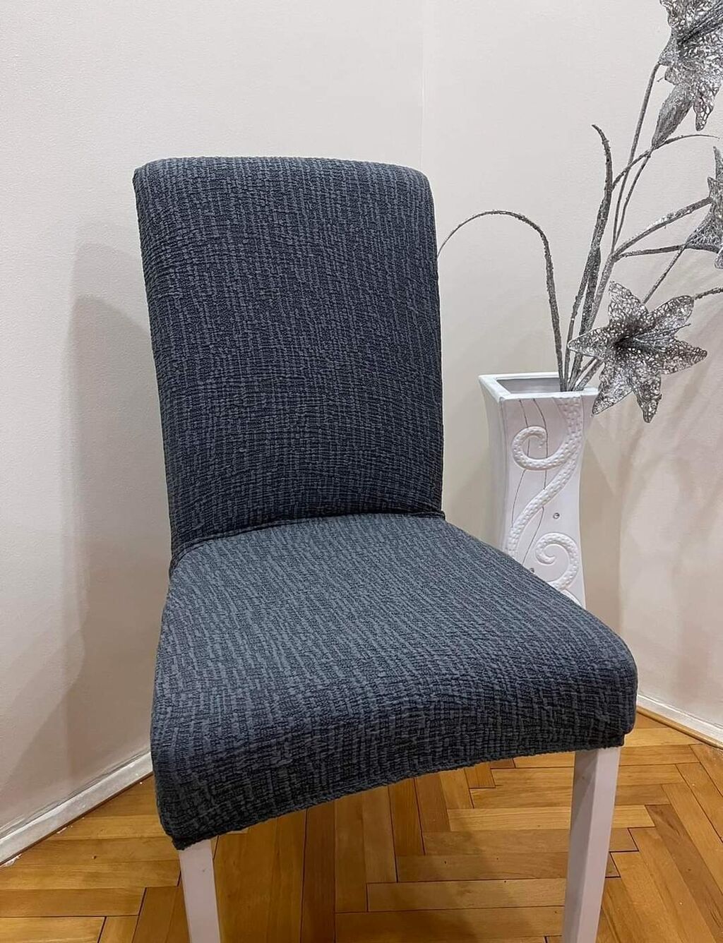 PREKRIVAČI ZA STOLICE-6 komada- cena 2300 dinara. Odgovara za bilo