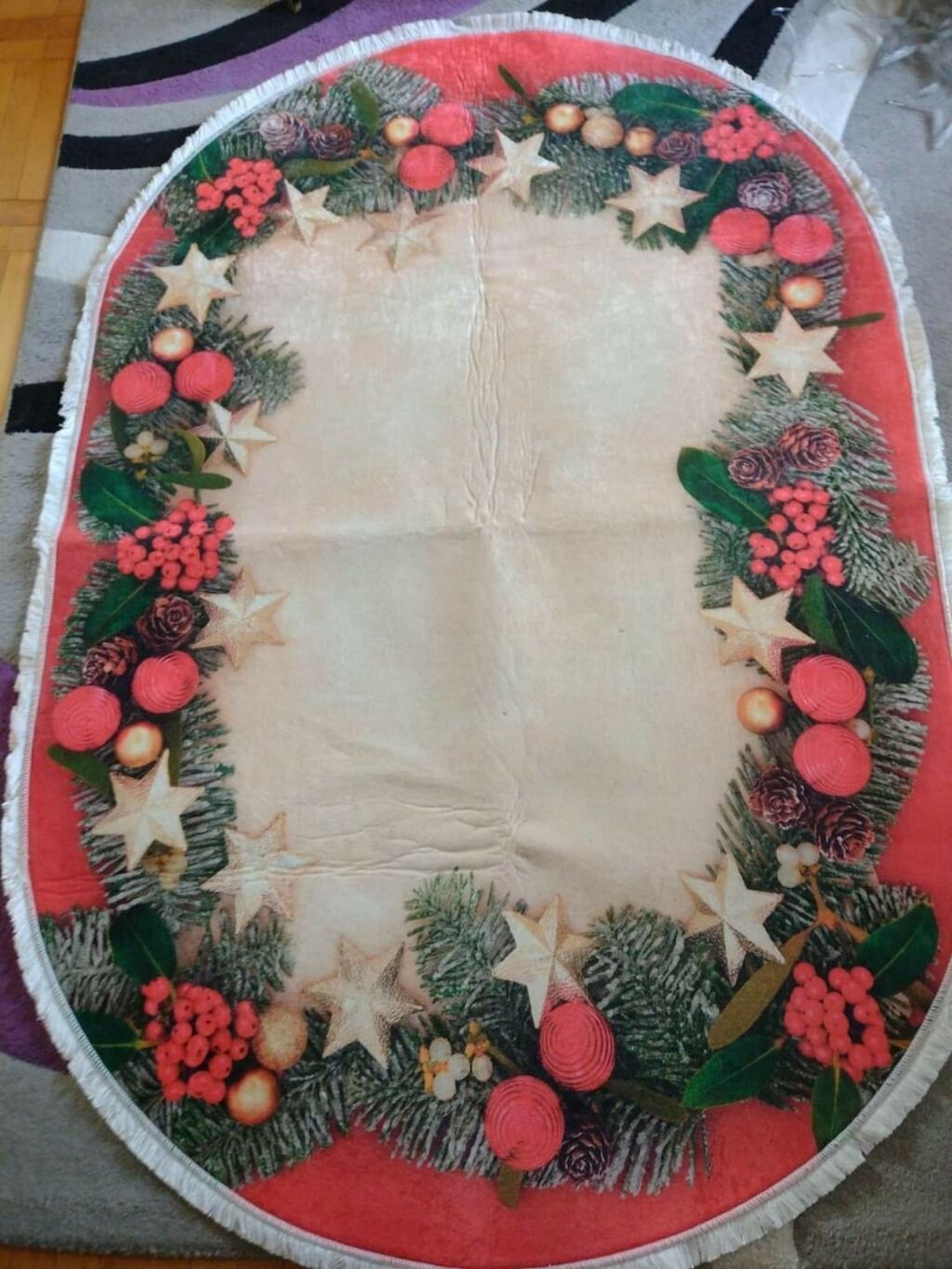 Tepih novogodišnji Dimenzije 180x120cm Cena 2.899dinara Sifra M9