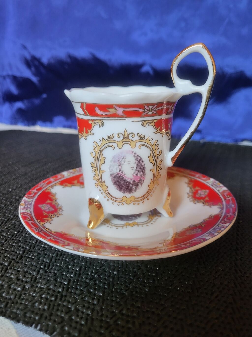 Soljica nova kolekcionarska,vintaz. Porcelanska soljica,perfektna,sve