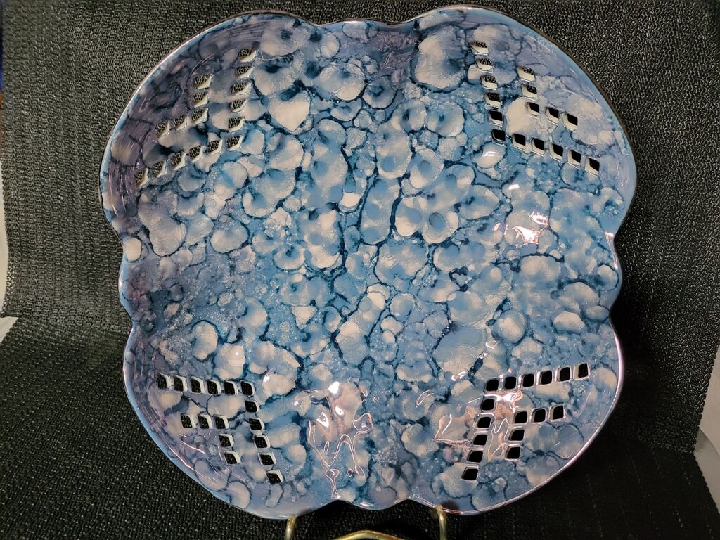 Cinija nova sa stopama Fena porcelan Nemacka. 70te. Boja