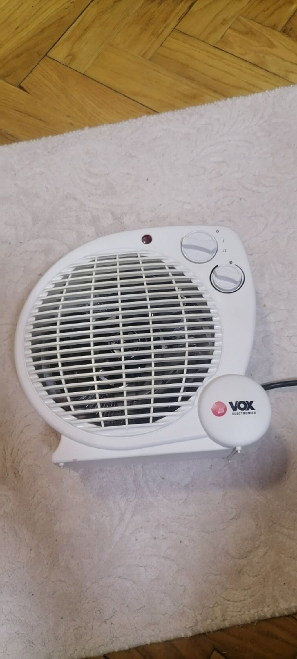 Grejalica duvaljka 2 brzine plus ventilator Vox 2000w. Ispravna. Kao