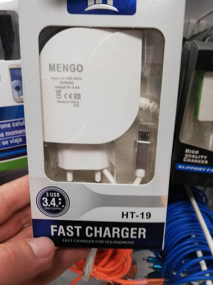 MENGO fast charger ( 1 micro USB + 3 USB izlaza ) Najkvalitetniju