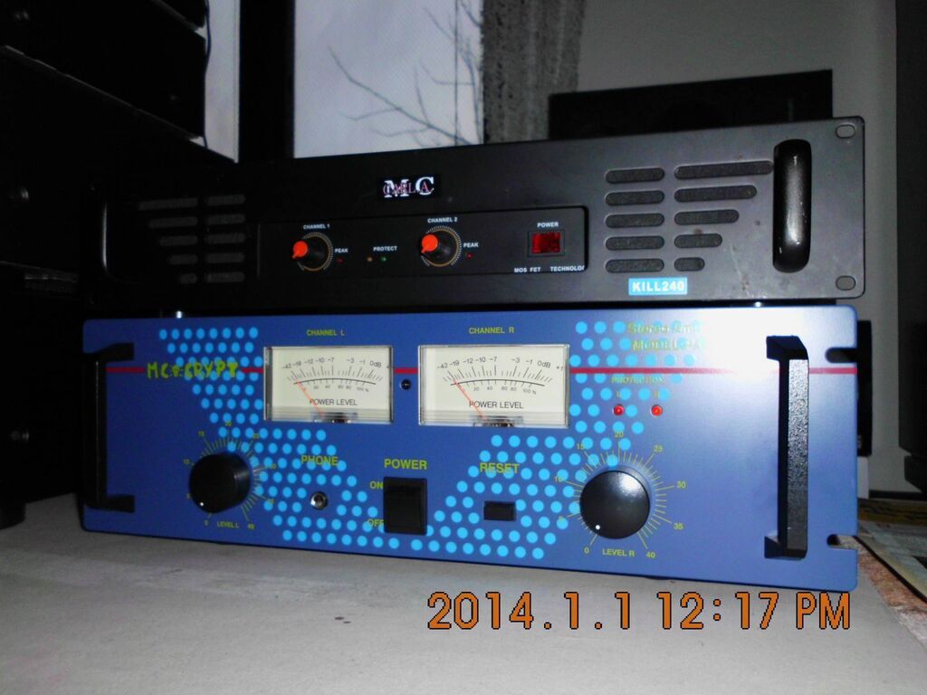 Mc crypt pa-940 ; 2x250w; nepopravljano, vu metri svetle zeleno