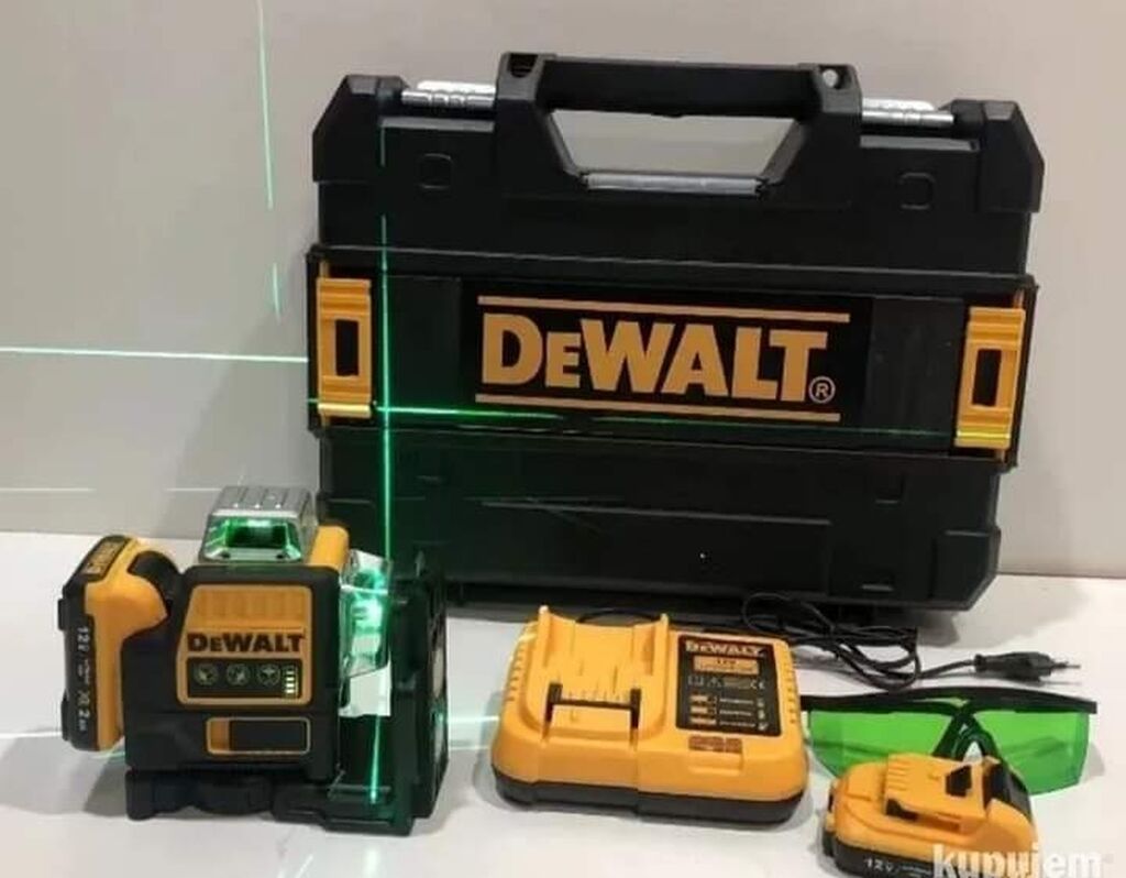 Laser nivelator Dewalt 4D u koferu sa baterijom 24v/3Ah Napon: 24 VXR
