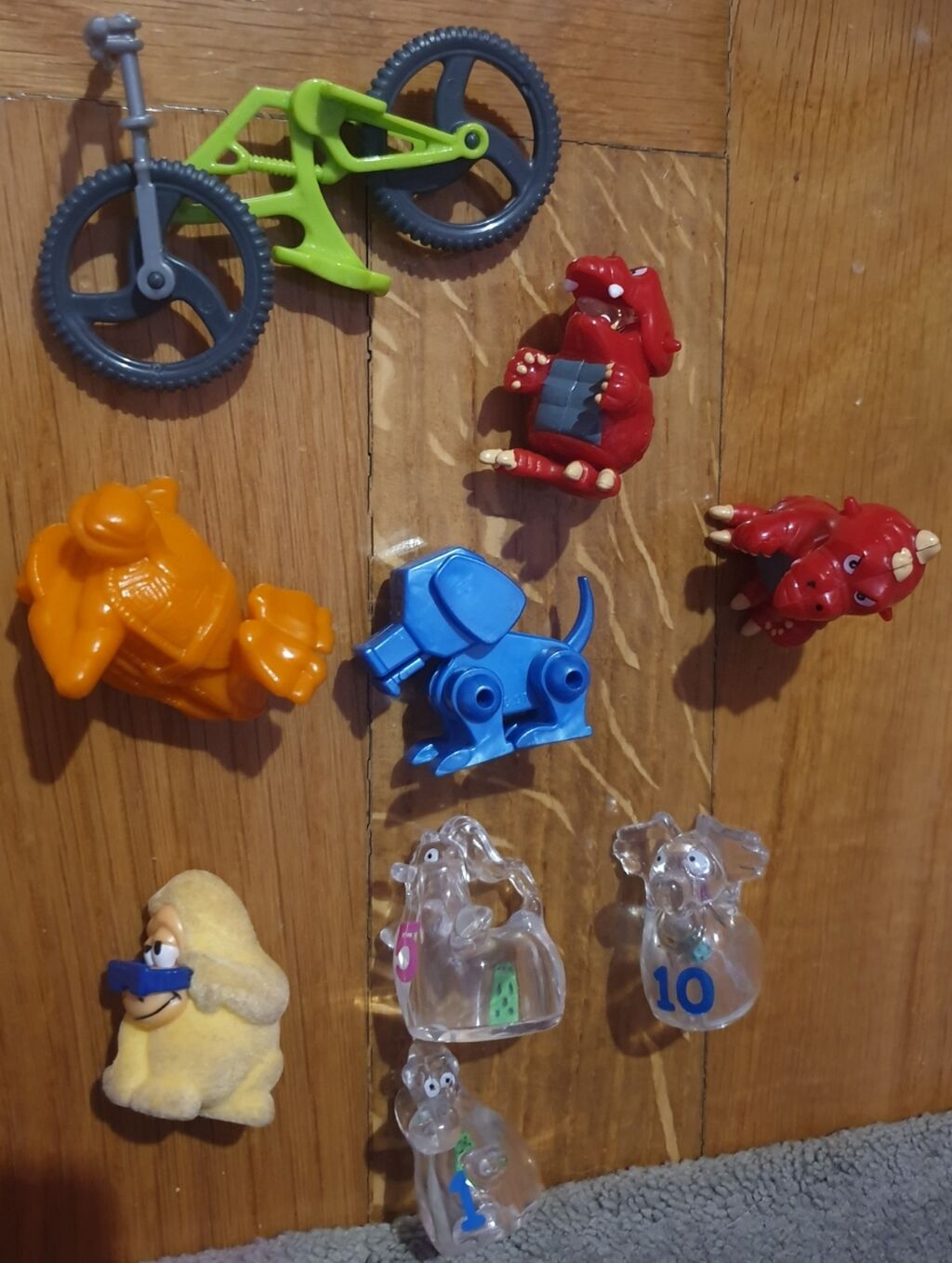 Kinder suprise igracke na komad. Nindža kornjača kao auto sa tičkićima