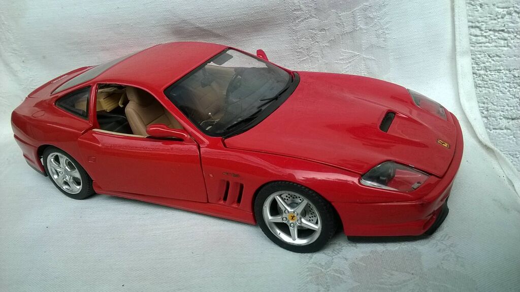 Burago Ferrari 550 Maranello 1998. 1:18 p. sedista i 1 z.tocak nisu