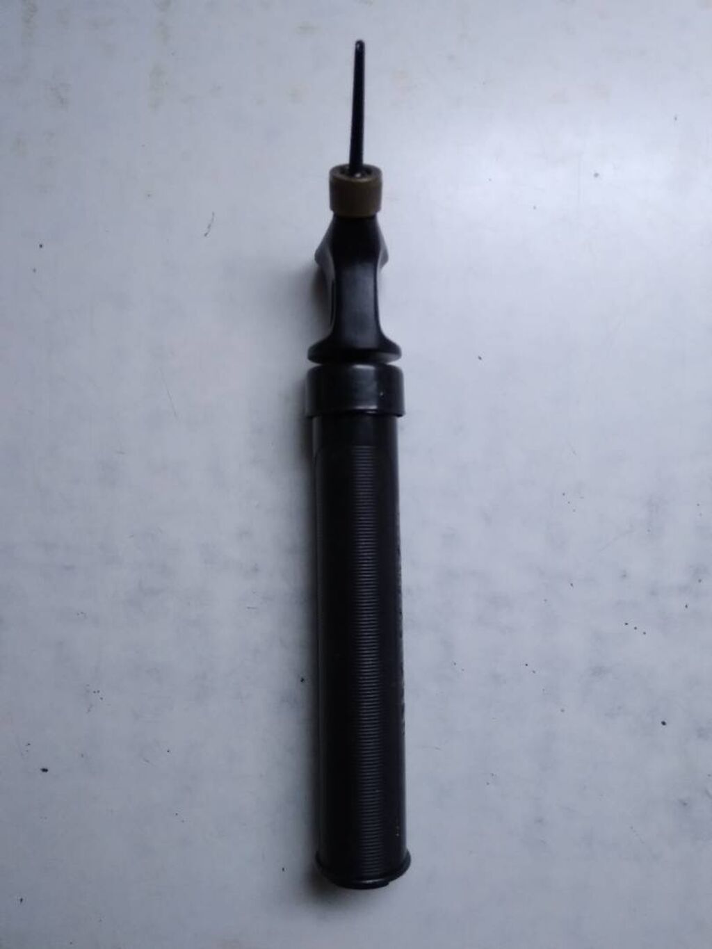 Mini pumpa Microquicker za lopte 20 cm, dvosmerna sa plasicnom iglom