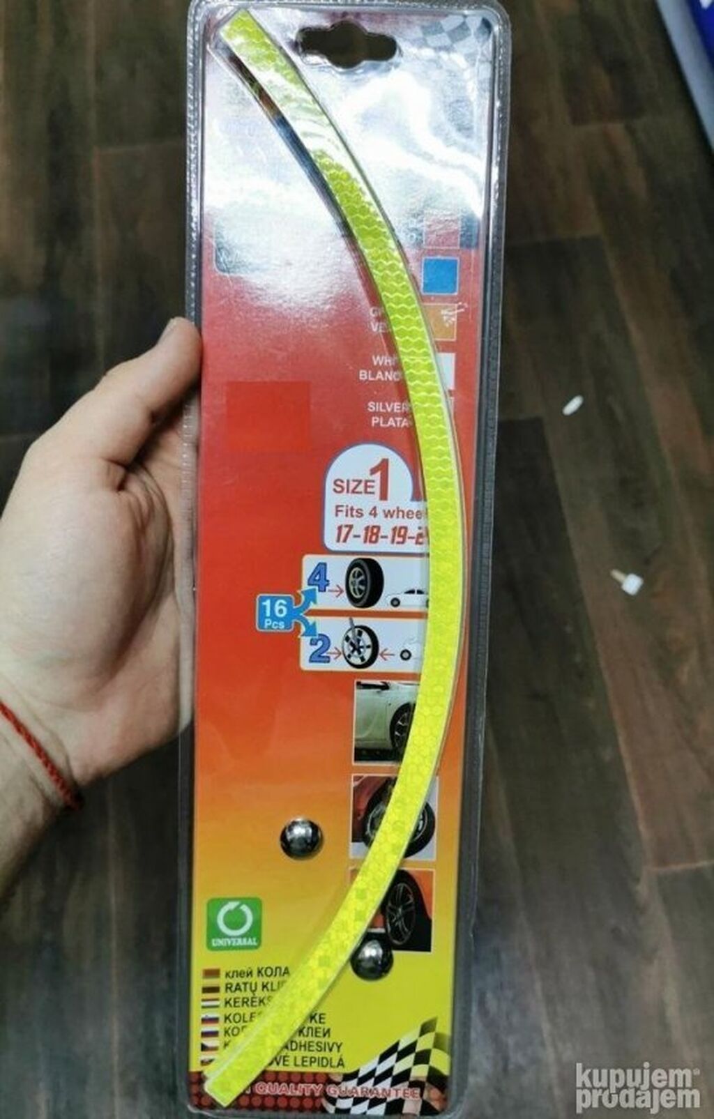 SET 16 reflektujucih nalepnica za tockove. Novo,nekorisceno. Kontakt
